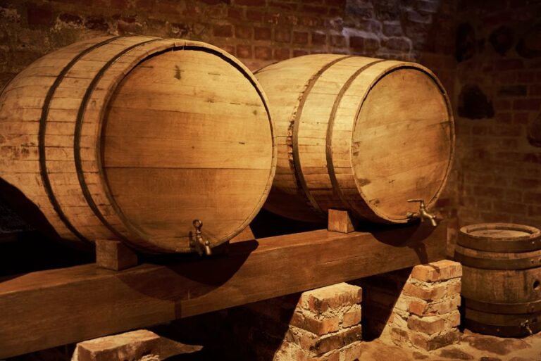 ¿Por qué se hace el Trasiego al Vino? – Tamaral